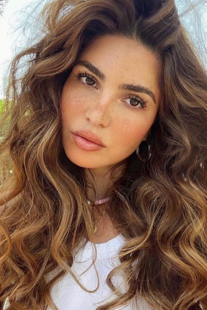 How To Get Beach Wavy Hairstyles 2021 For Women?