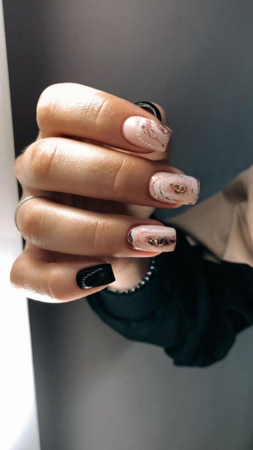 Short square acrylic nails design to rock your Fall days 2021