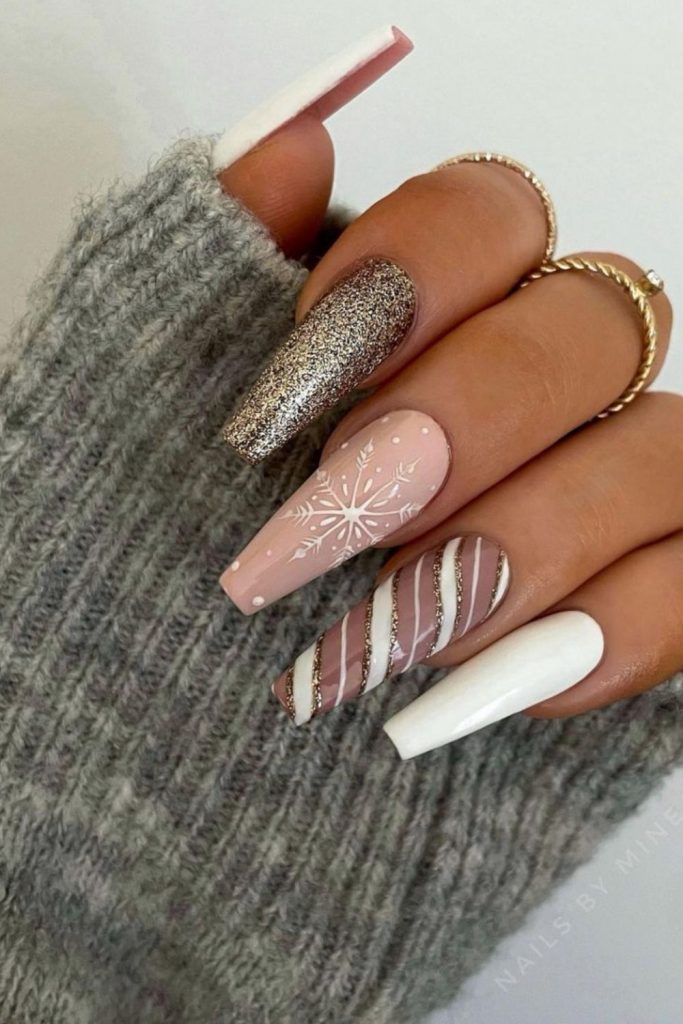 Best Christmas acrylic nails 2021 to light up your holiday - Mycozylive.com