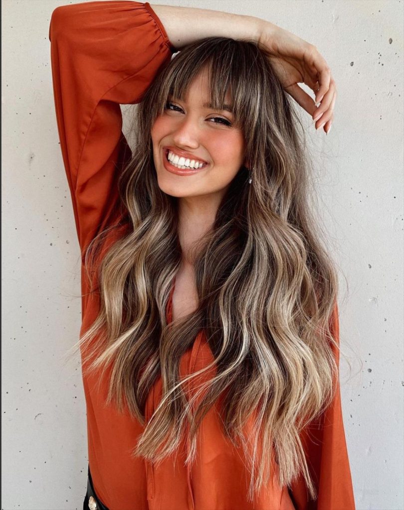 38 Perfect Hairstyles to Cover Up Your Big Forehead for Delicate Look