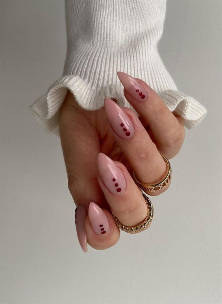 34 Best Short Christmas nails design 2021 with almond nail shapes