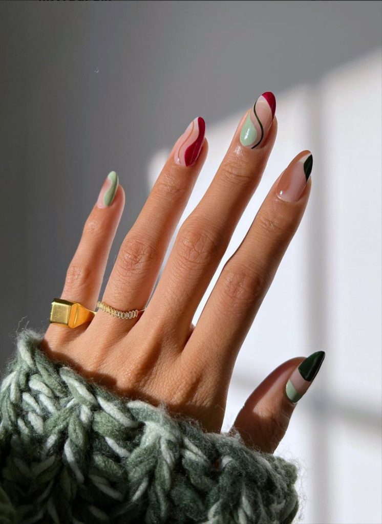 34 Best Short Christmas nails design 2021 with almond nail shapes