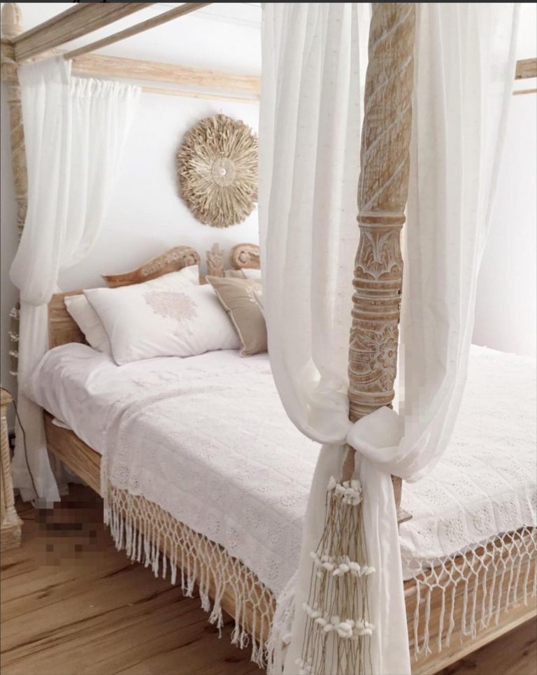 25 Creative Hanging Bed Design Ideas for Romantic Space