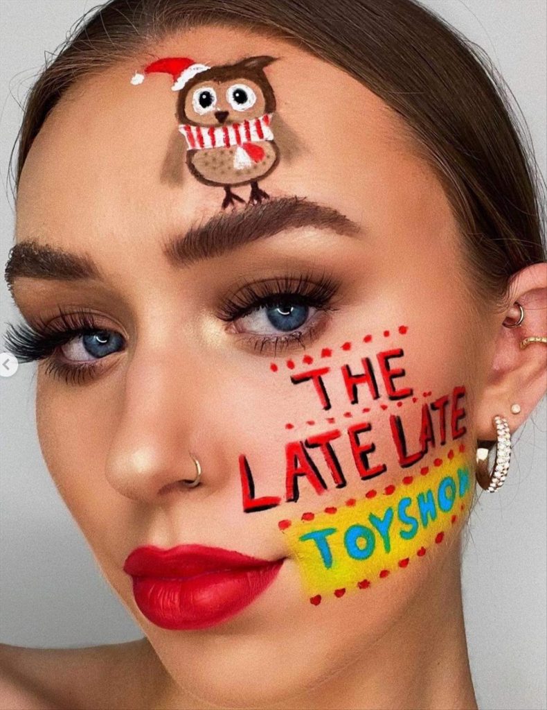 23 Creative Holiday & Christmas makeup looks ideas 2021