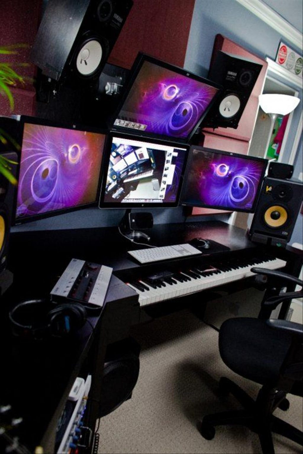 30 Cool Home Music Studio Decoration Ideas & Inspiration