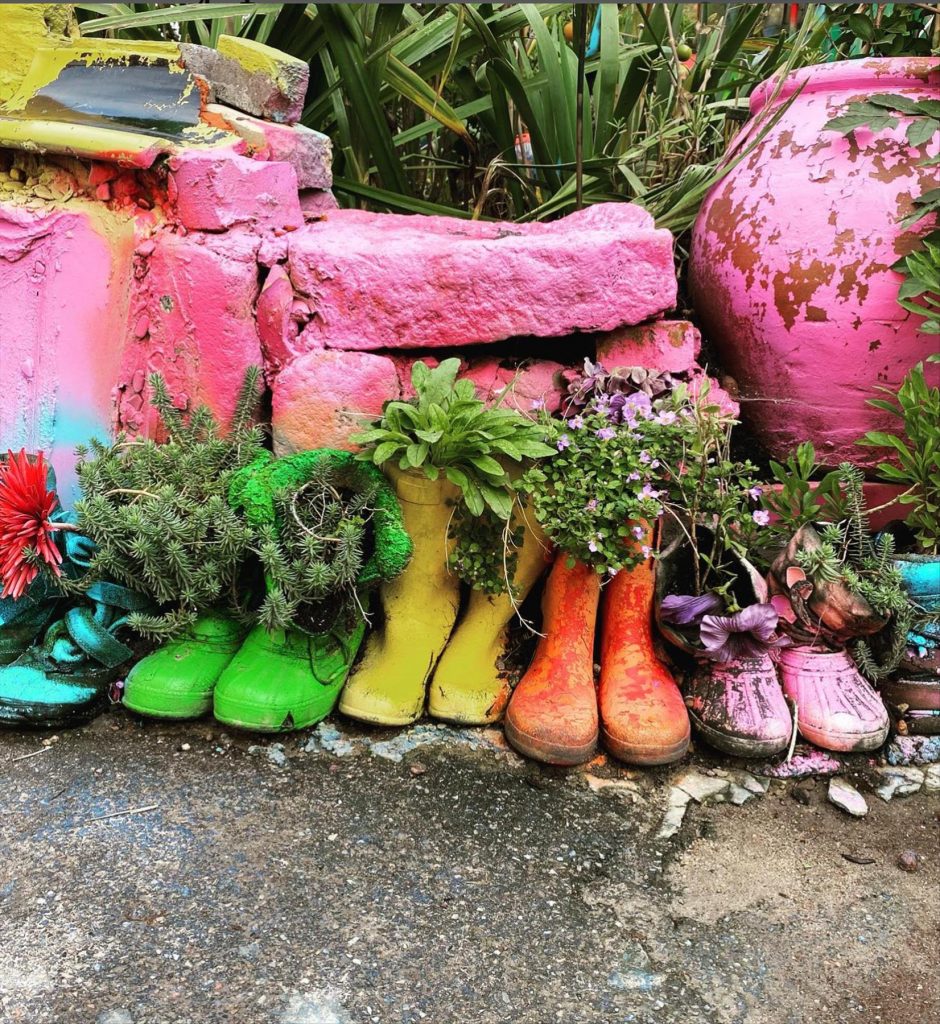 30 DIY plants in shoes: Recycled Footwear makes a Great Garden Planter