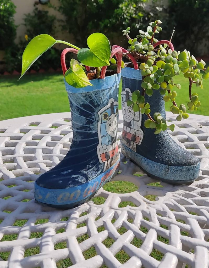 30 DIY plants in shoes: Recycled Footwear makes a Great Garden Planter