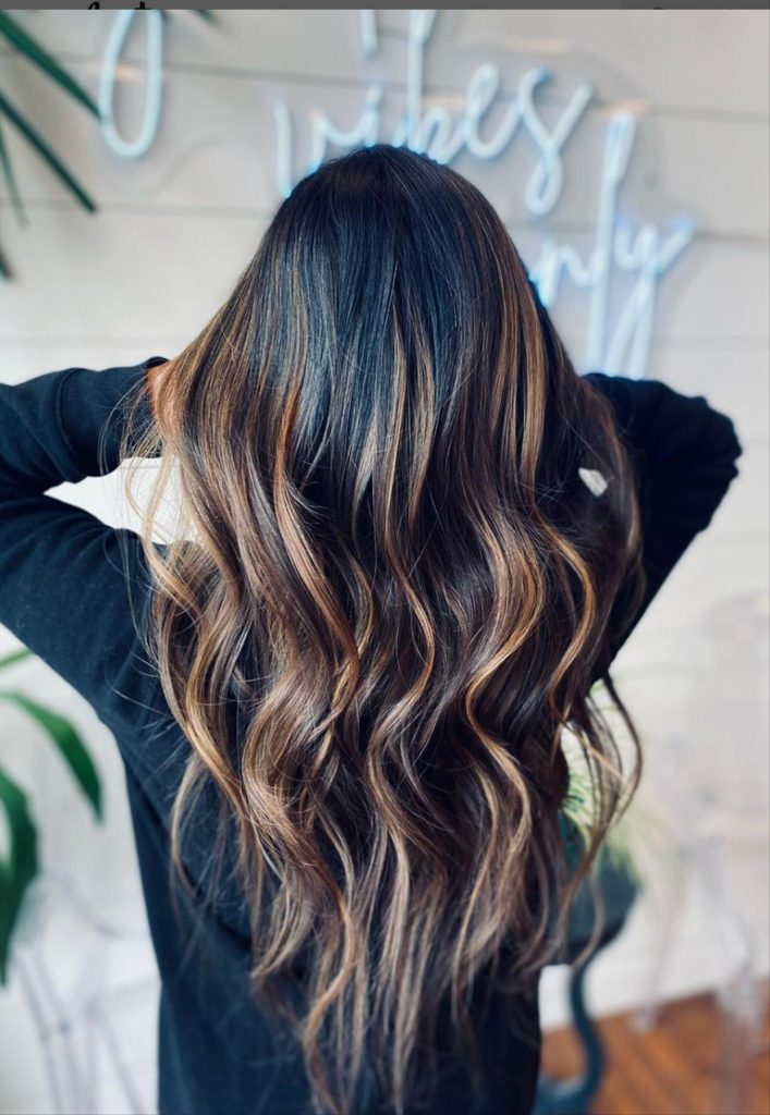 30 Best ways to wear highlights for black hair - Mycozylive.com