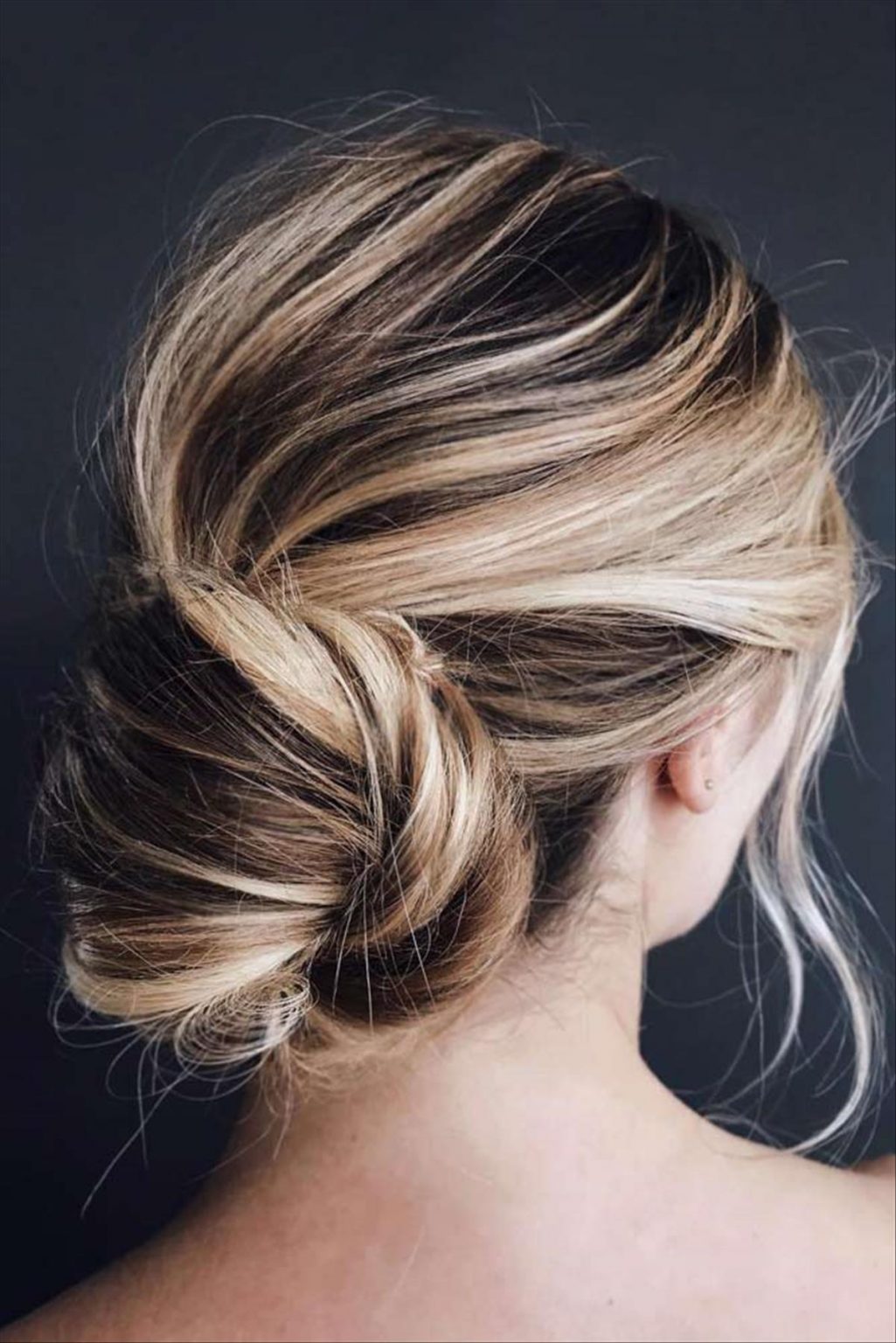 52 Elegant prom updos hairstyle 2022 to refresh your look