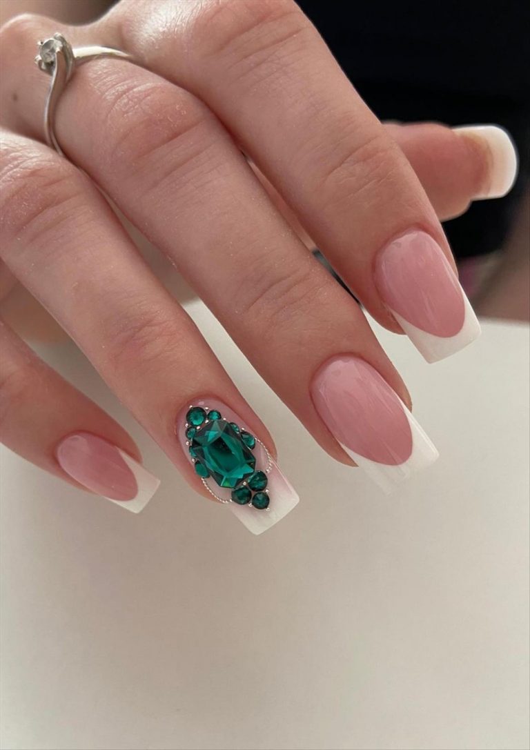 36 Best Graduation Nail Designs Perfect For Your Big Day