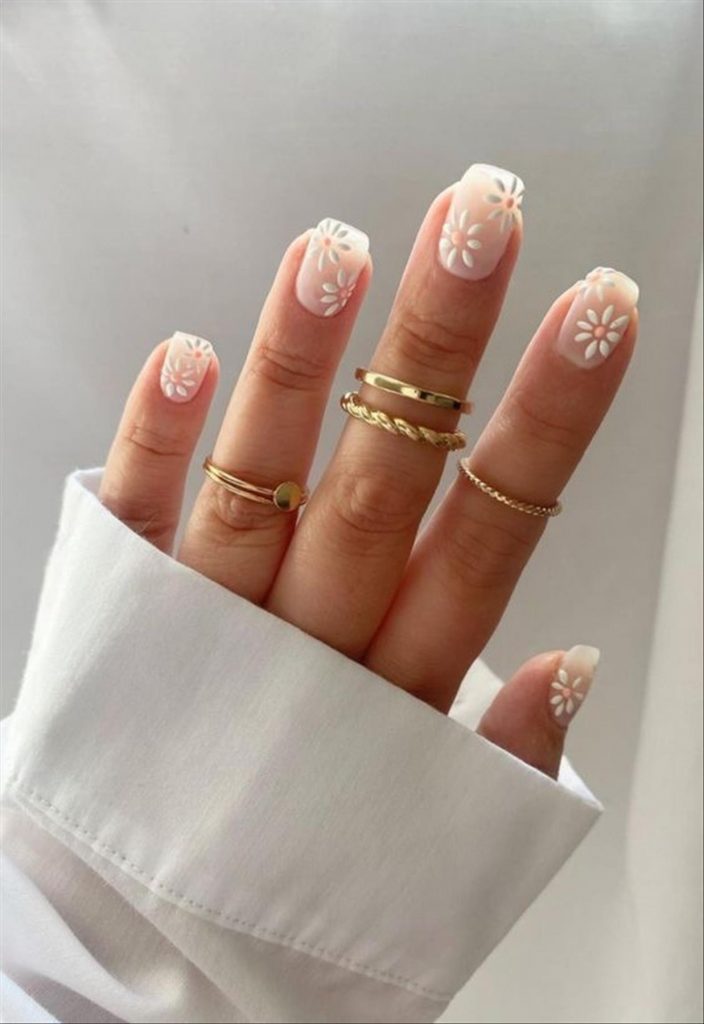 36 Best Graduation Nail Designs Perfect For Your Big Day