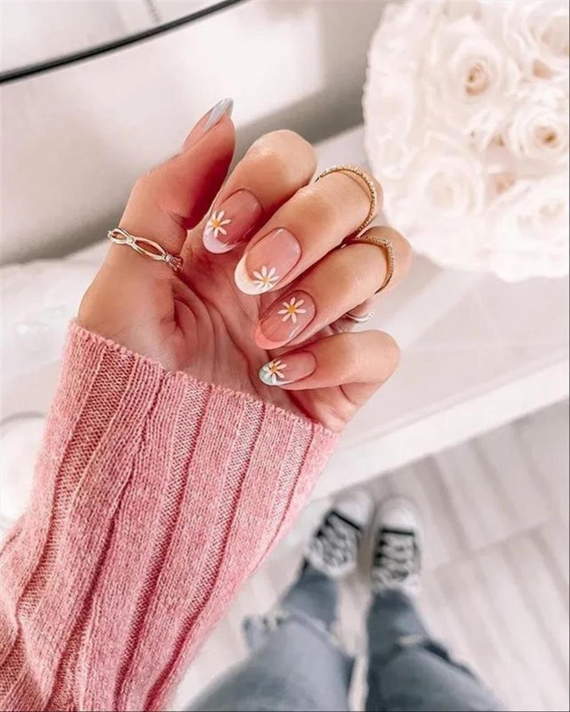 36 Best Graduation Nail Designs Perfect For Your Big Day
