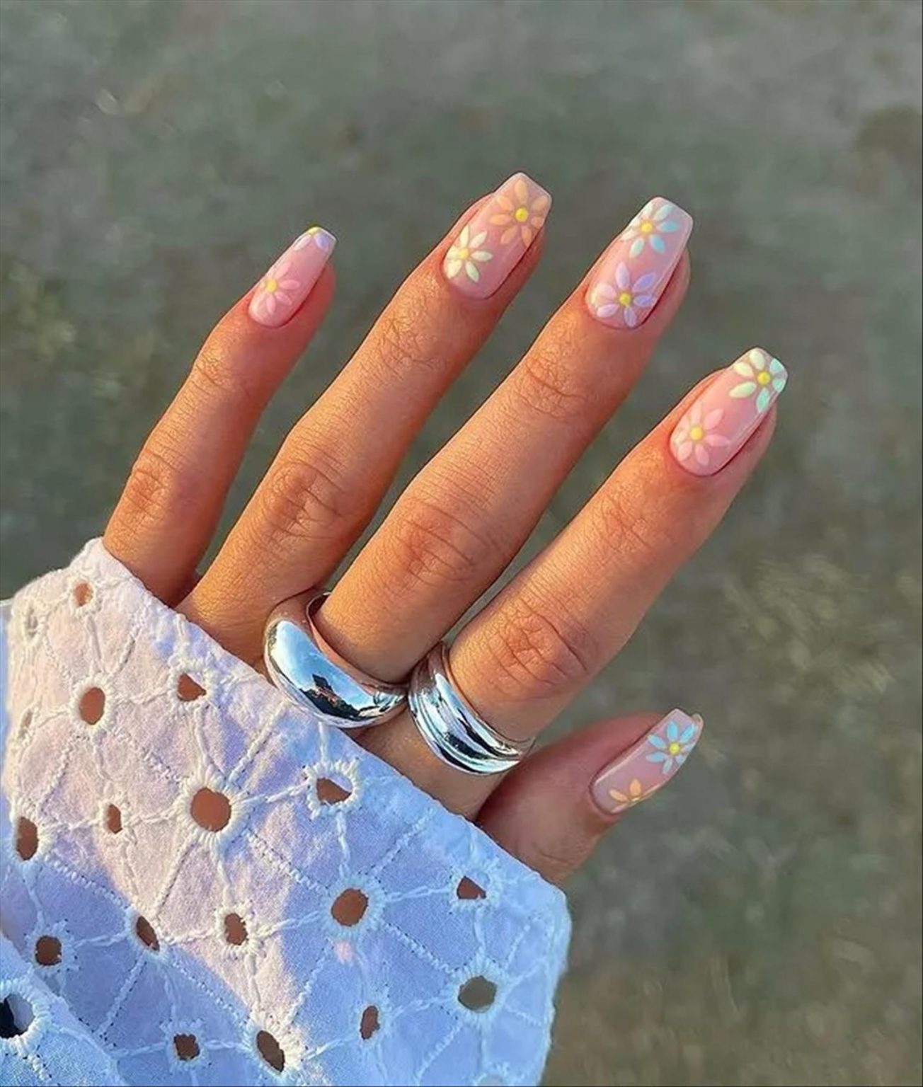 36 Best Graduation Nail Designs Perfect For Your Big Day