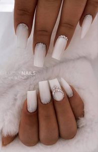 36 Best Graduation Nail Designs Perfect For Your Big Day