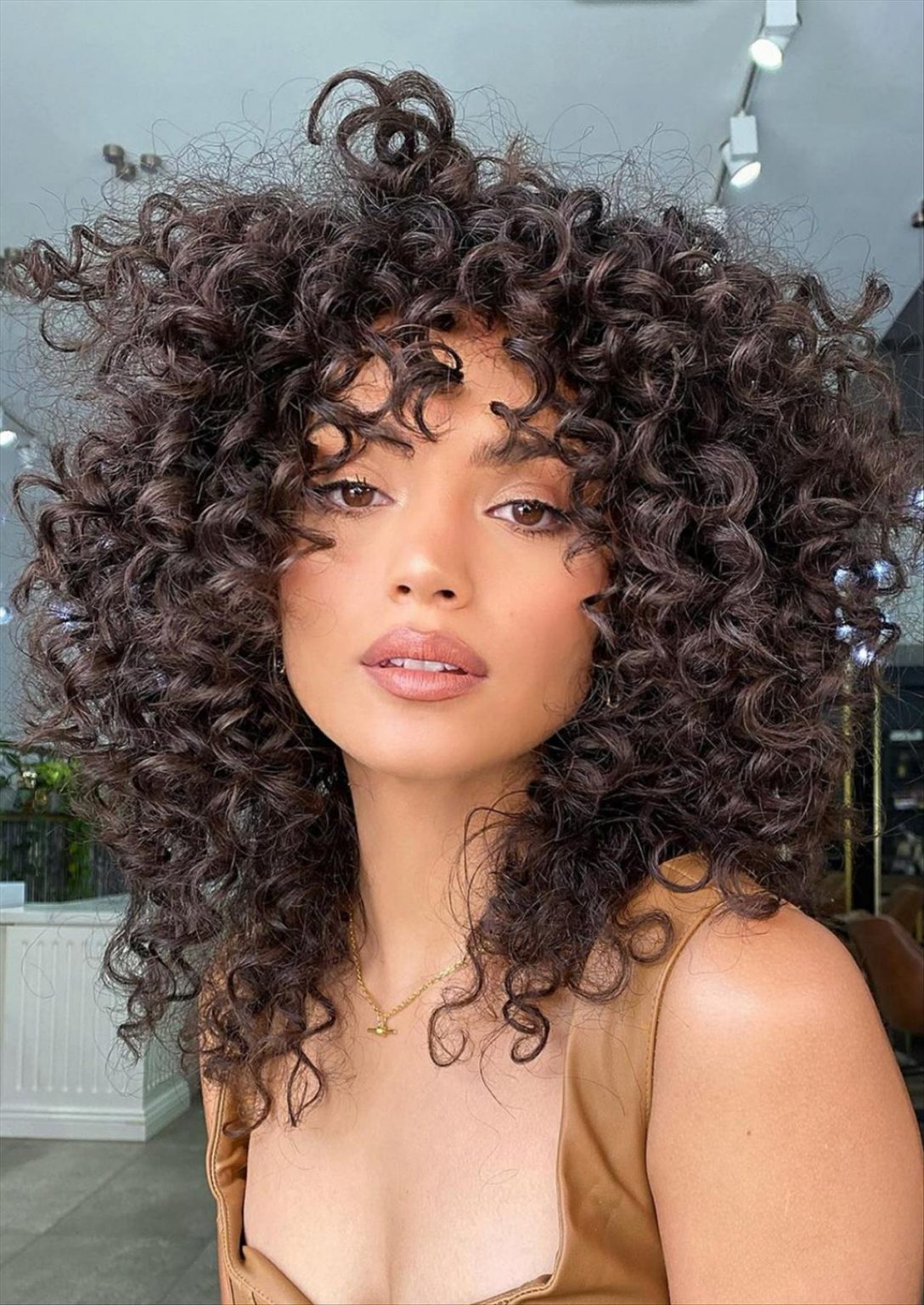 30 Flattering Chin-Length Haircuts for a Stylish Look - Mycozylive.com