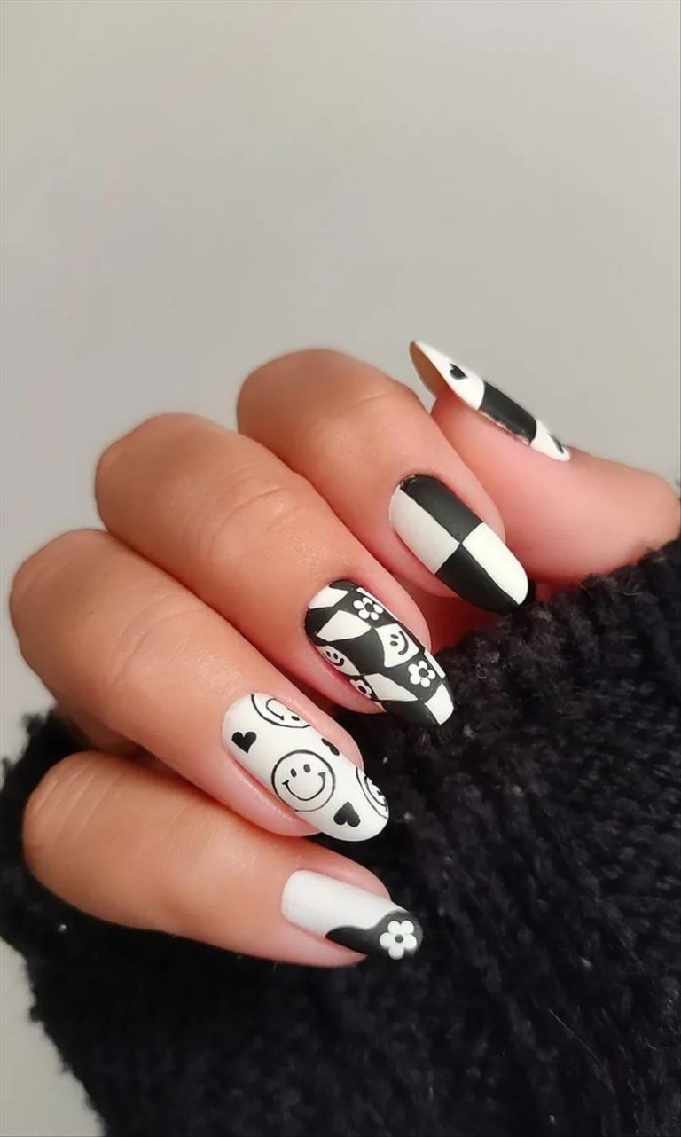 36 Cool black nail design for winter nails 2022 - Mycozylive.com