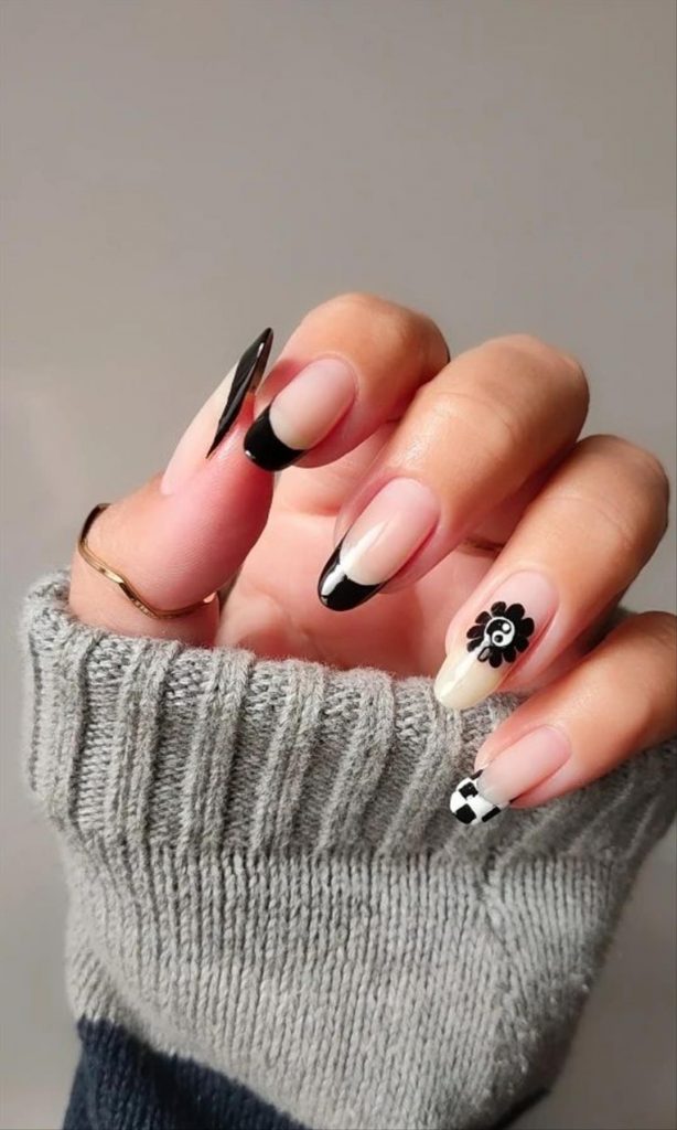 36 Cool black nail design for winter nails 2022 - Mycozylive.com