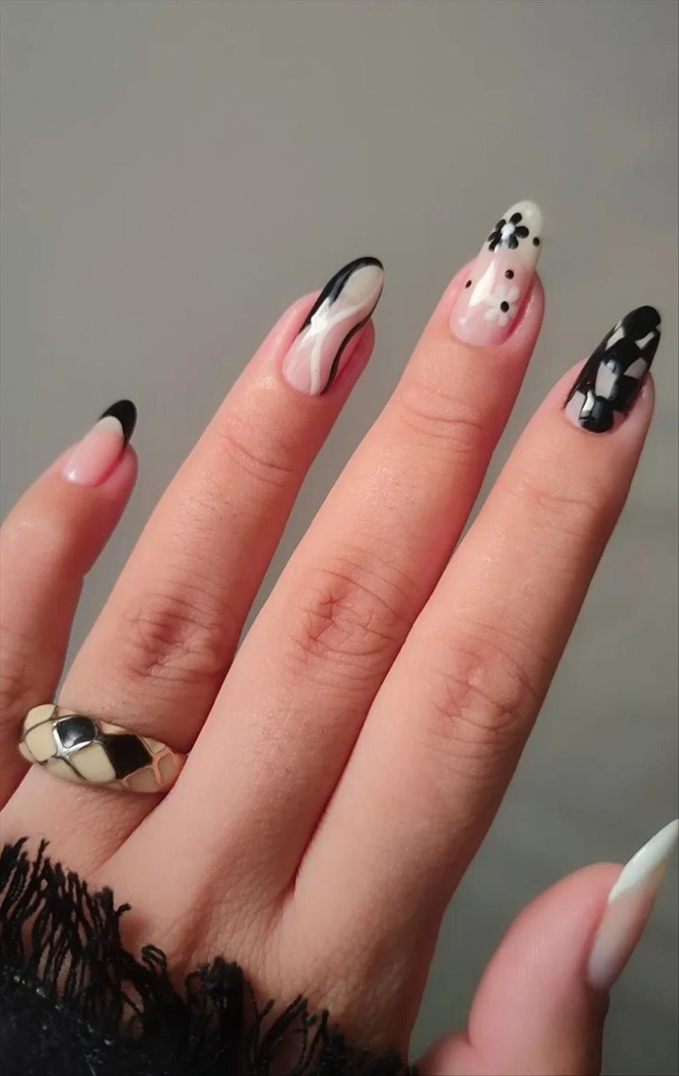 36 Cool black nail design for winter nails 2022 - Mycozylive.com