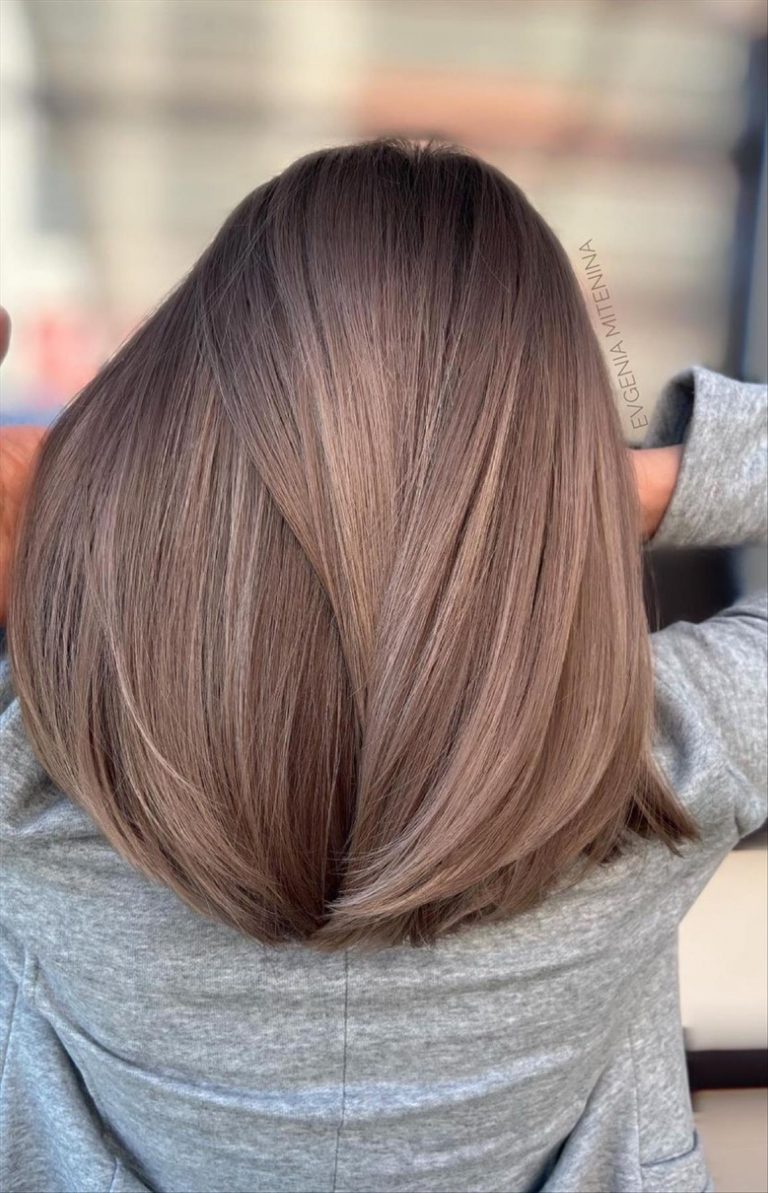 40 Best layered hairstyles for straight medium length hair - Mycozylive.com