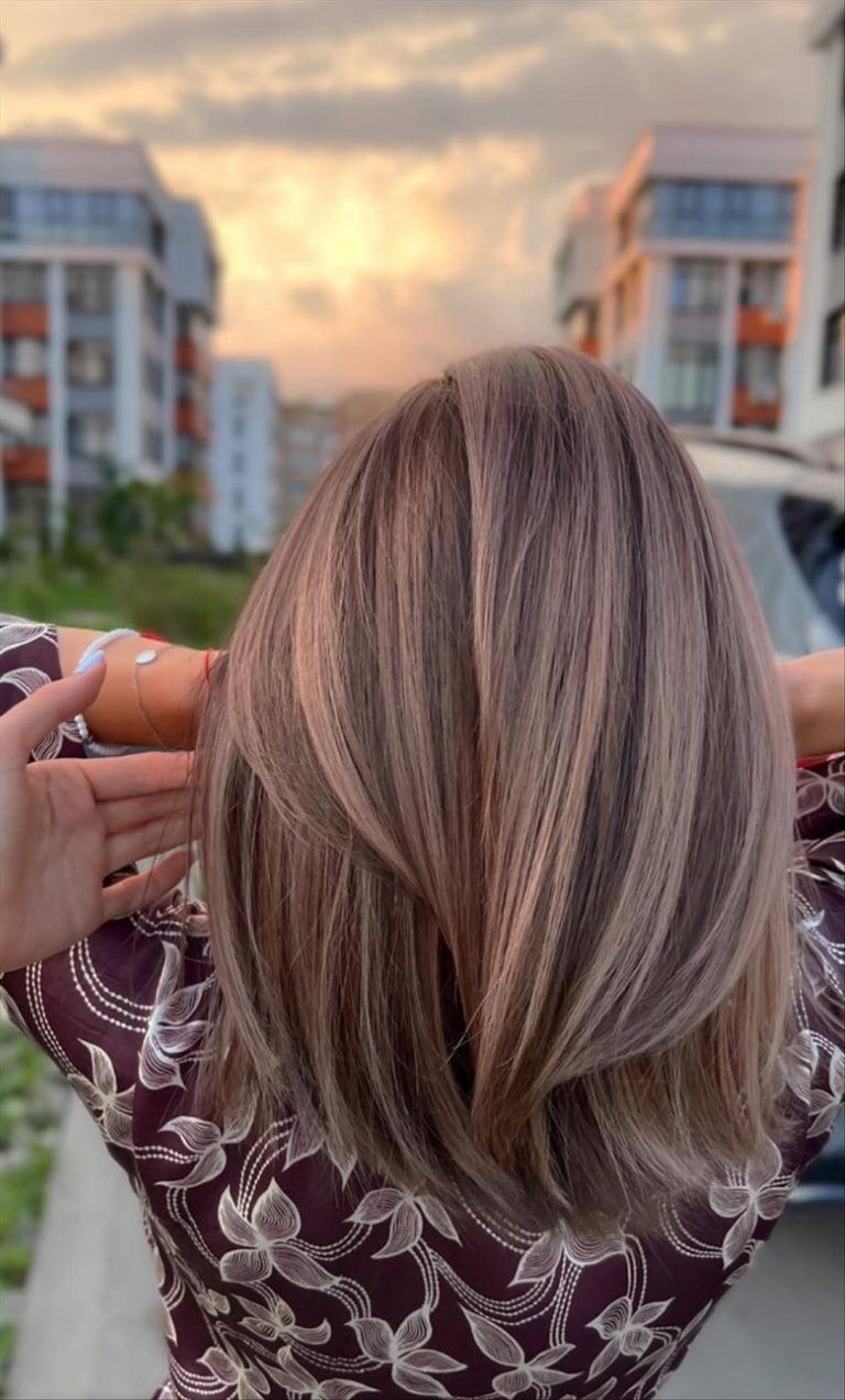 40 Best layered hairstyles for straight medium length hair - Mycozylive.com