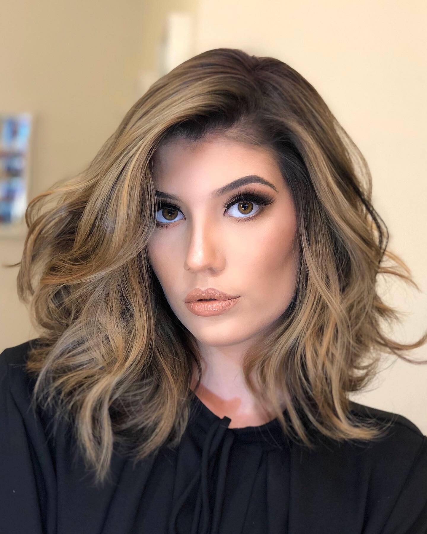 32 perfect Medium Length Haircut for Women to balance 2023