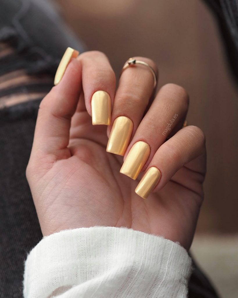 40+ Beautiful short square acrylic nails for Summer - Mycozylive.com