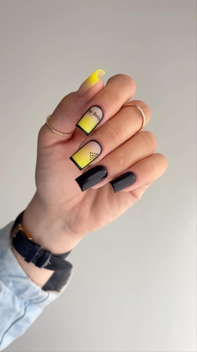 40+ Beautiful short square acrylic nails for Summer - Mycozylive.com