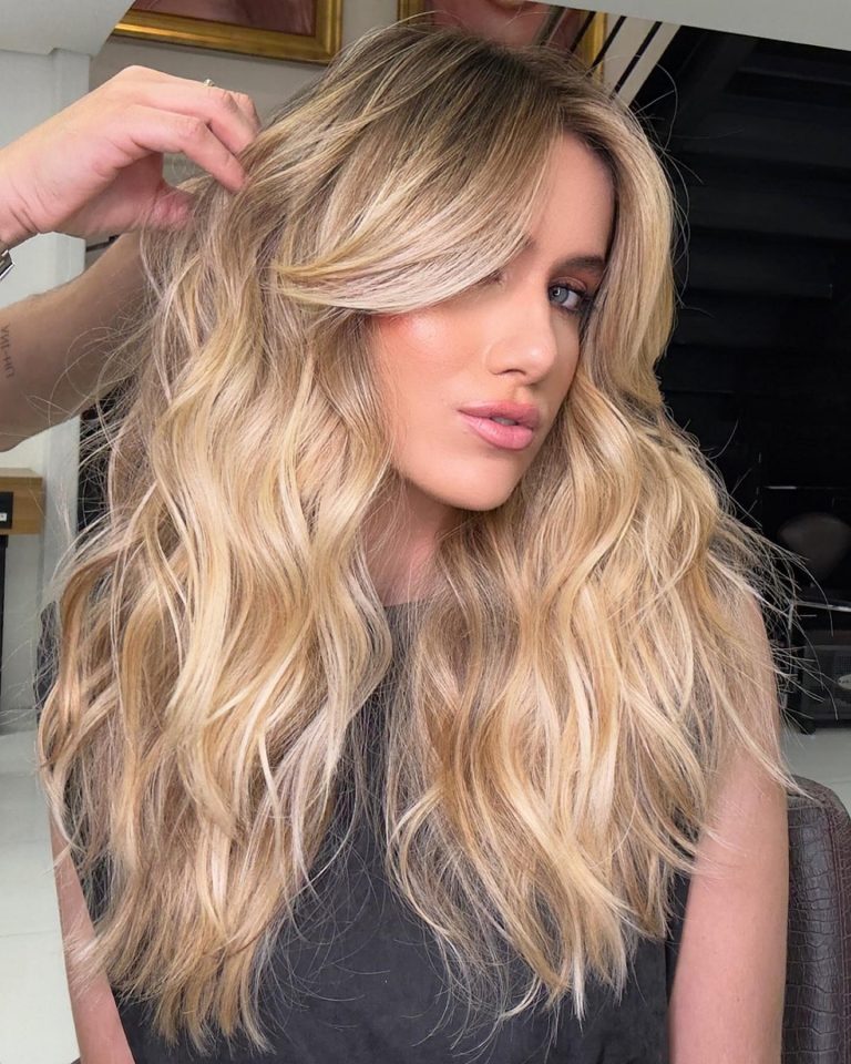 36 Alluring Medium length hair with layers to try - Mycozylive.com