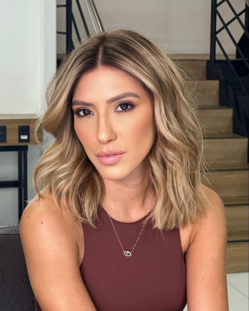 36 Alluring Medium length hair with layers to try - Mycozylive.com