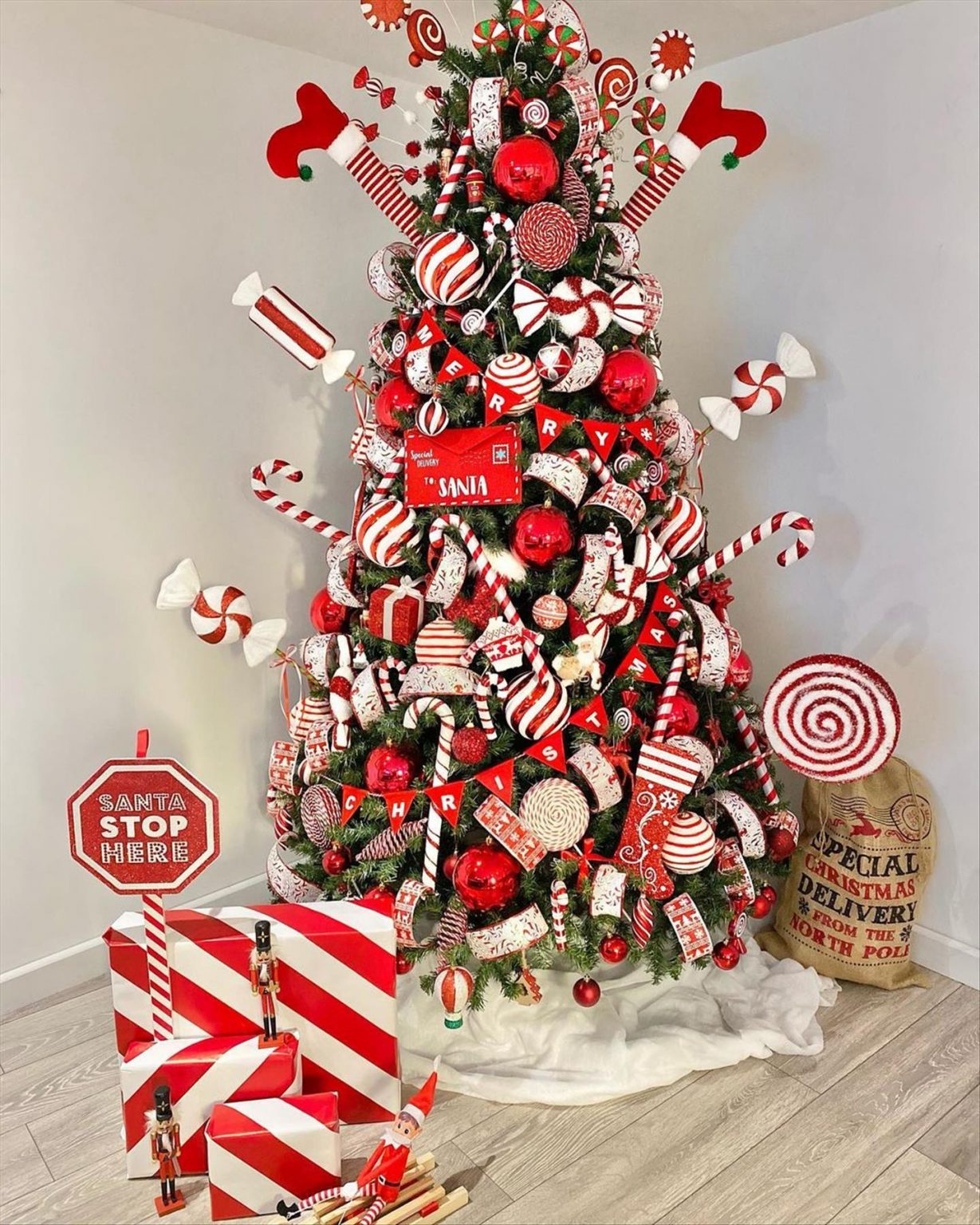 47 Stunning Christmas Tree Decor Ideas To Try Out For 2023