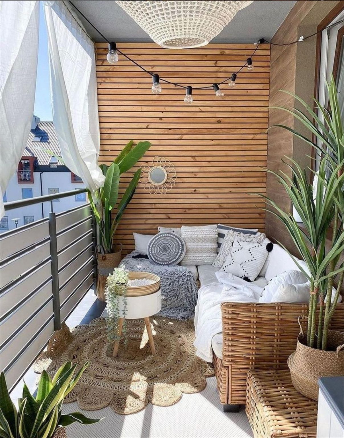 22 Bohemian Balcony Decoration Ideas For Small Space - Mycozylive.com