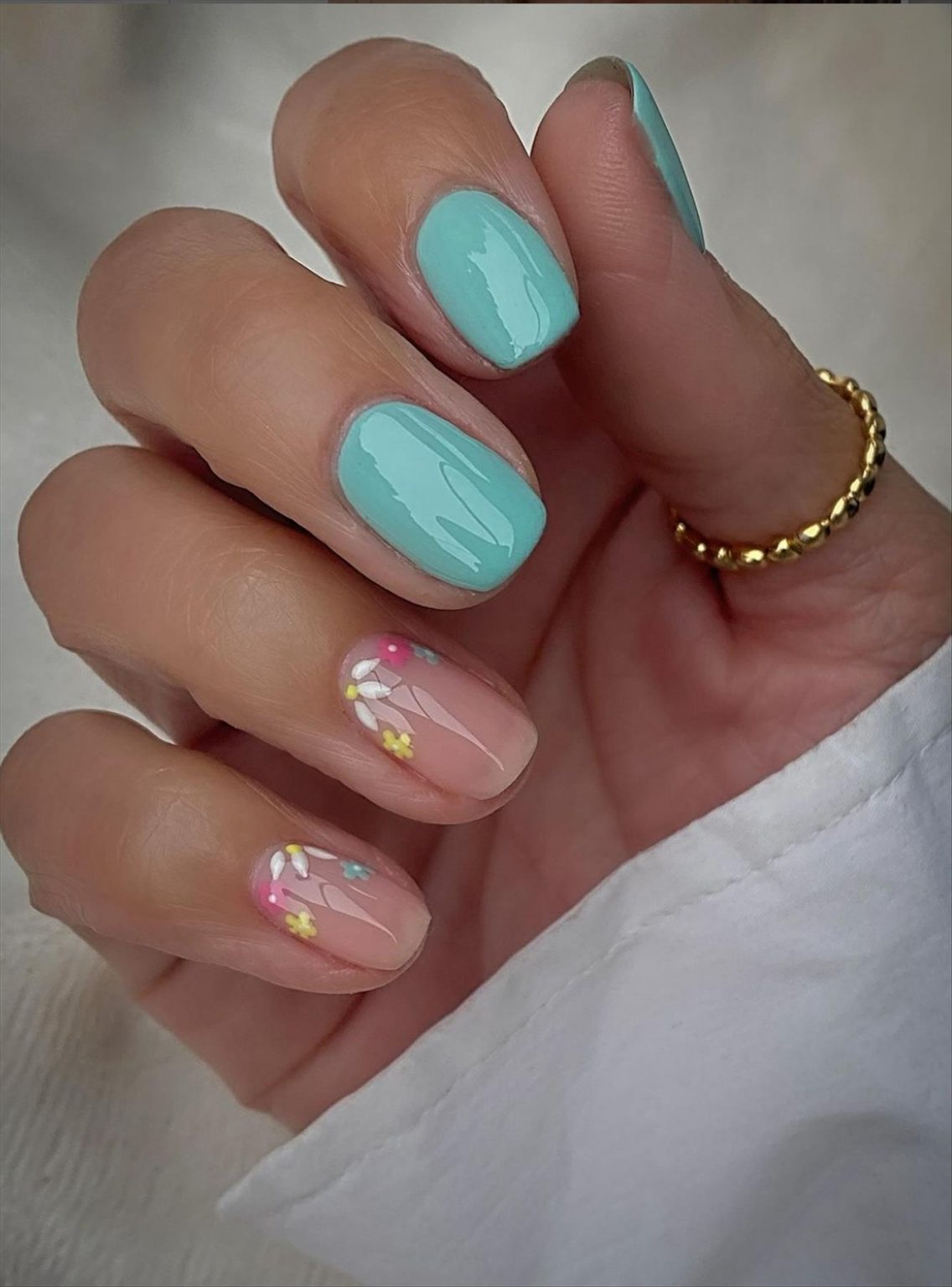 43 Trendy Spring flower nails 2024 trends you'll love - Mycozylive.com