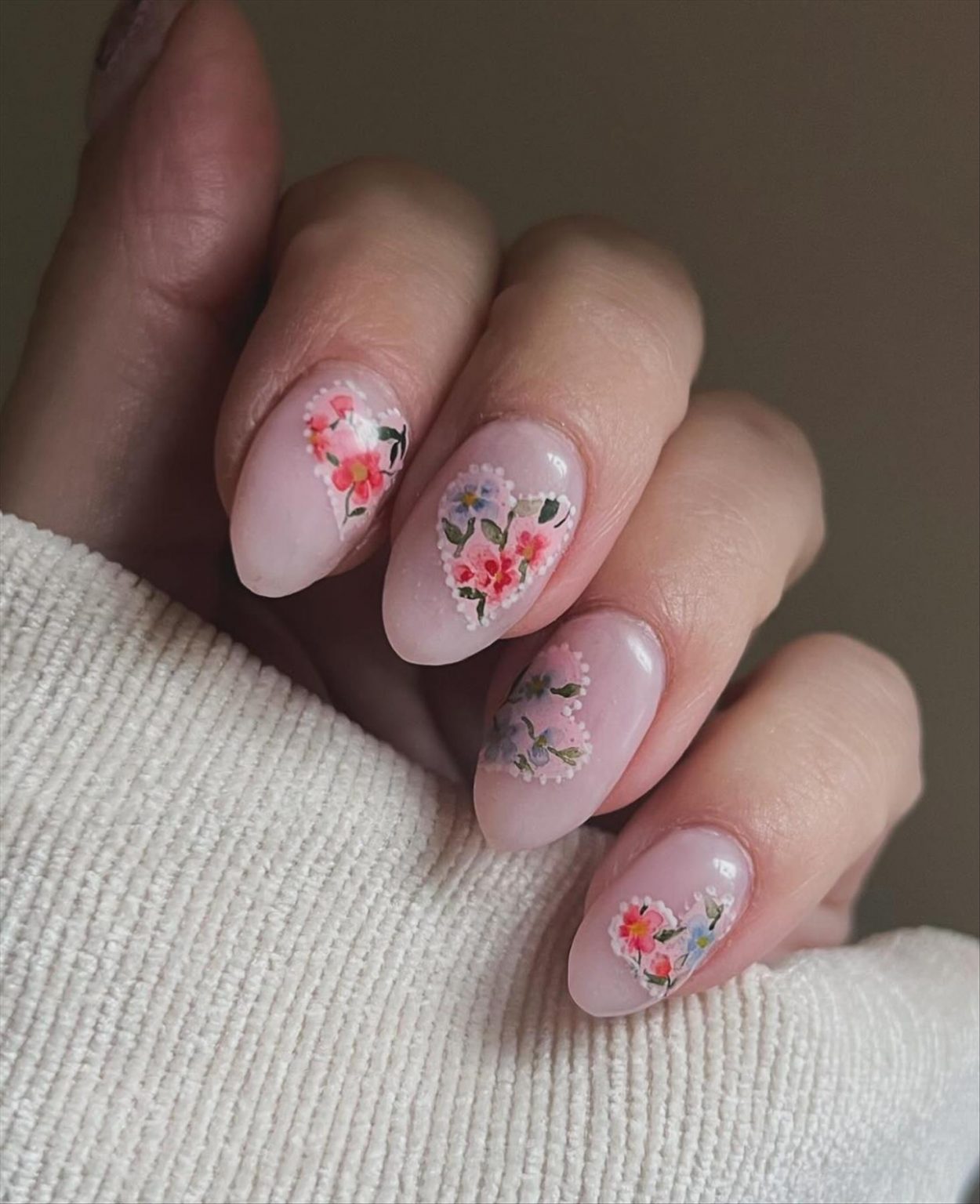 43 Trendy Spring flower nails 2024 trends you'll love - Mycozylive.com