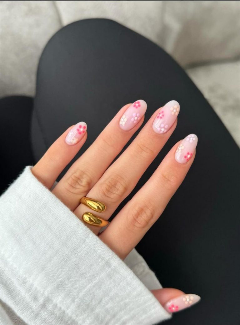 48 Beautiful Spring flower nails design you'll love - Page 2 of 2 ...