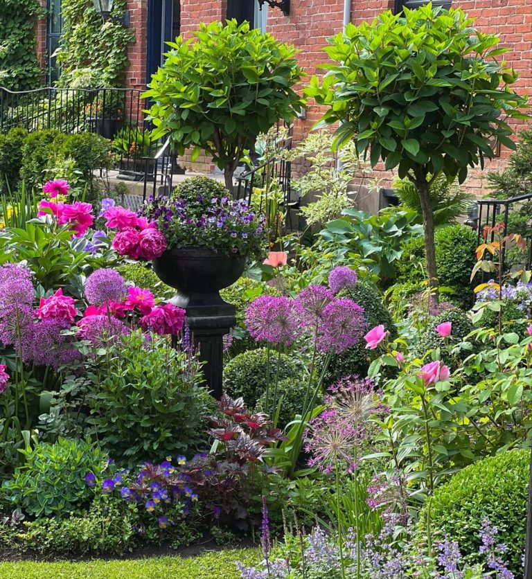 26 Fresh Spring Garden decoration ideas and tips - Mycozylive.com