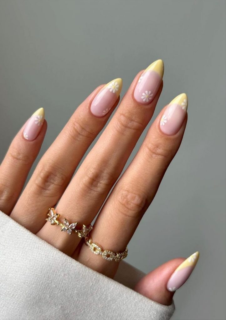 66 Trendy Spring Flower Nail Art for 2024 - Mycozylive.com