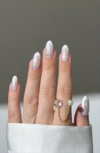 42 Chic short almond nails for summer manicures 2024 - Mycozylive.com
