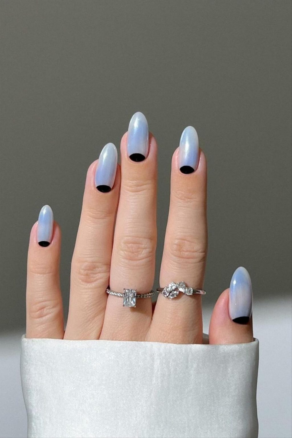 42 Chic short almond nails for summer manicures 2024 - Mycozylive.com