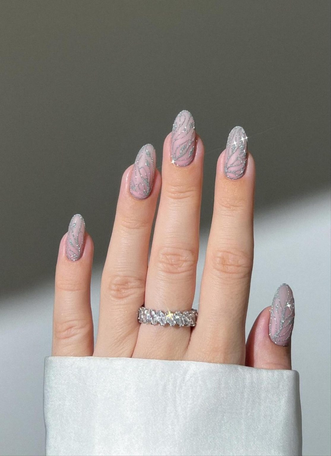 42 Chic short almond nails for summer manicures 2024 - Mycozylive.com