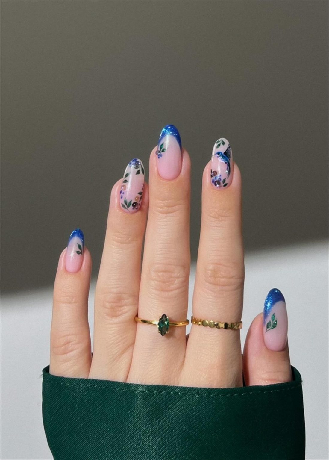 42 Chic short almond nails for summer manicures 2024 - Mycozylive.com