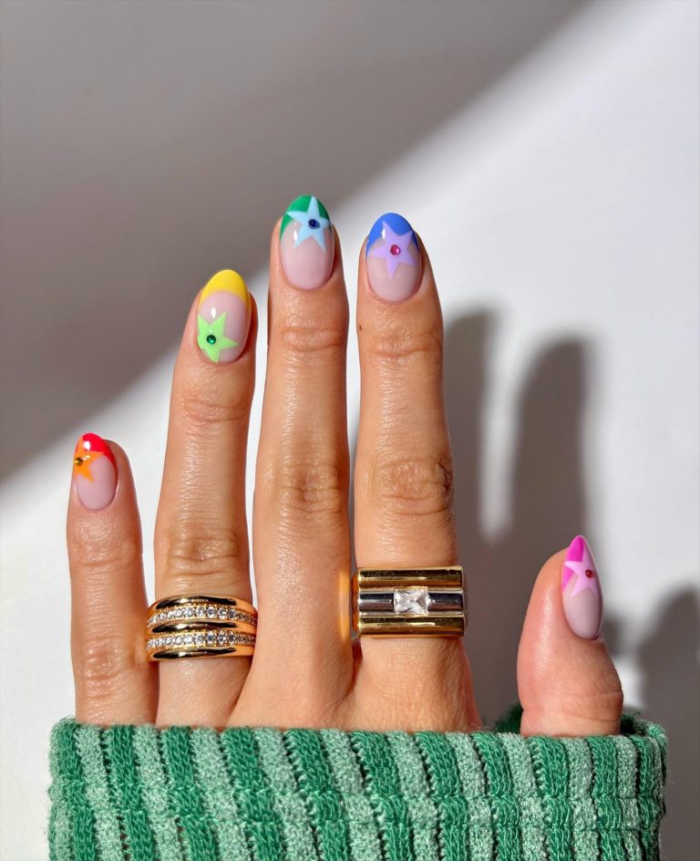 Short French Tip Nails: Trendy, Classy & Easy Nail Ideas for 2025