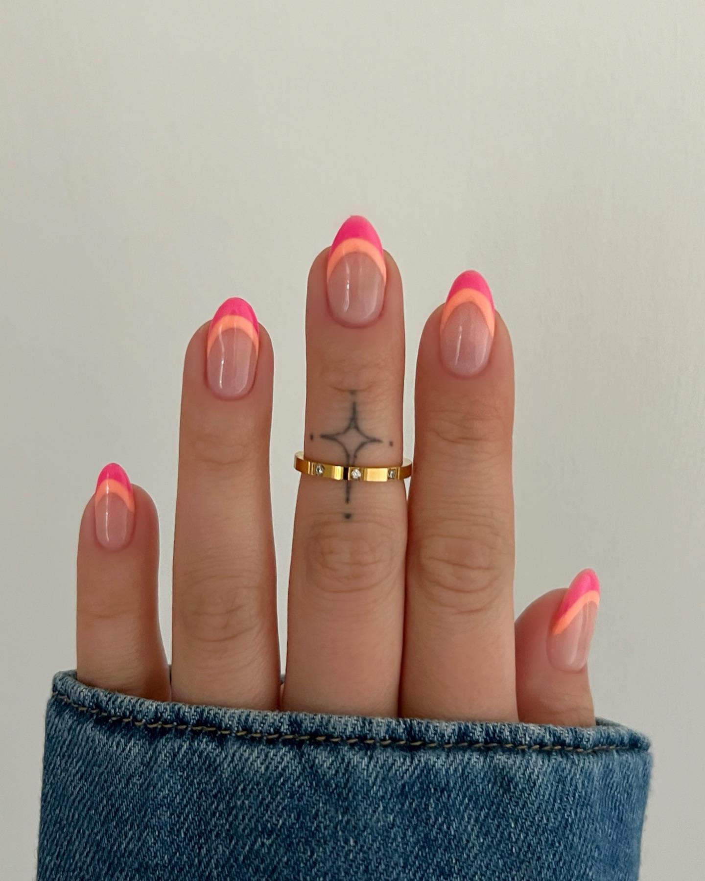 Short French Tip Nails: Trendy, Classy & Easy Nail Ideas for 2025