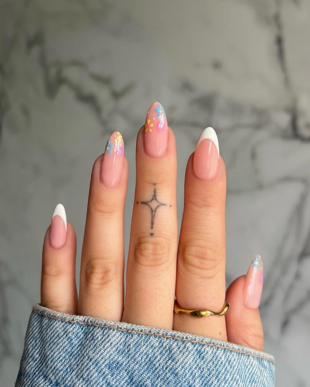 Short French Tip Nails: Trendy, Classy & Easy Nail Ideas for 2025