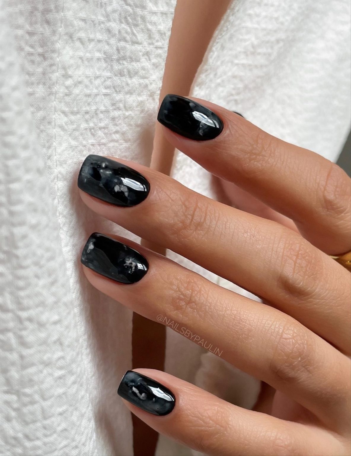 Short French Tip Nails: Trendy, Classy & Easy Nail Ideas for 2025